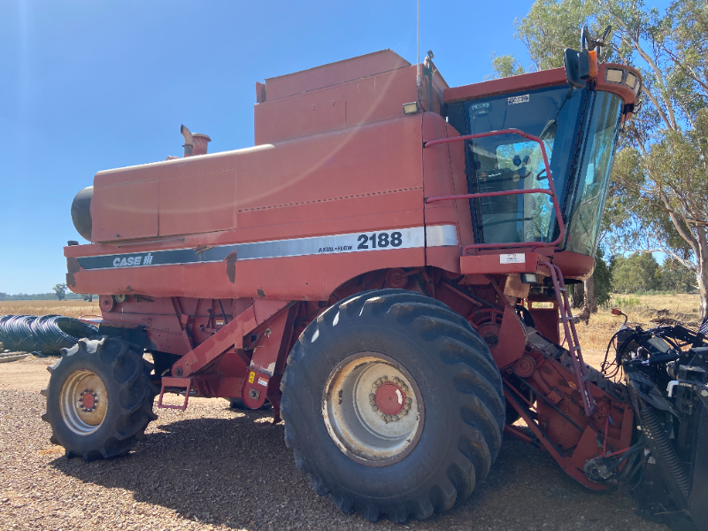 Lot 37 - Case Axial Flow 2188 Rice Header | AuctionsPlus