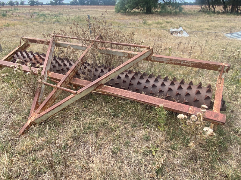 Lot 50 - Spike Roller | AuctionsPlus