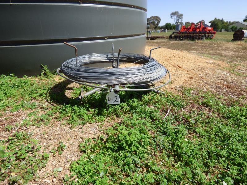 Lot 42 - Wire Spinner & plain wire | AuctionsPlus
