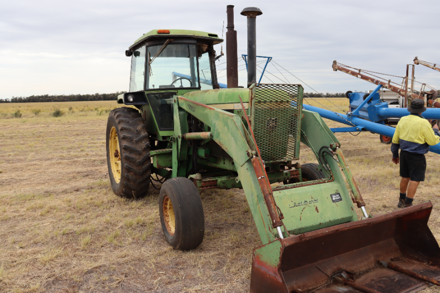 Lot 5 - John Deere 4430 2WD Challenge front end loader | AuctionsPlus