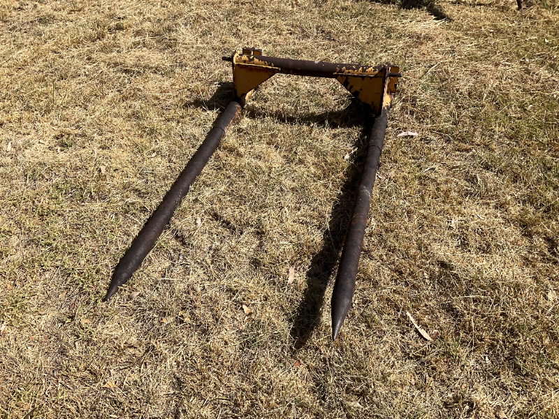 Lot 50 - Round Bale Forks | AuctionsPlus