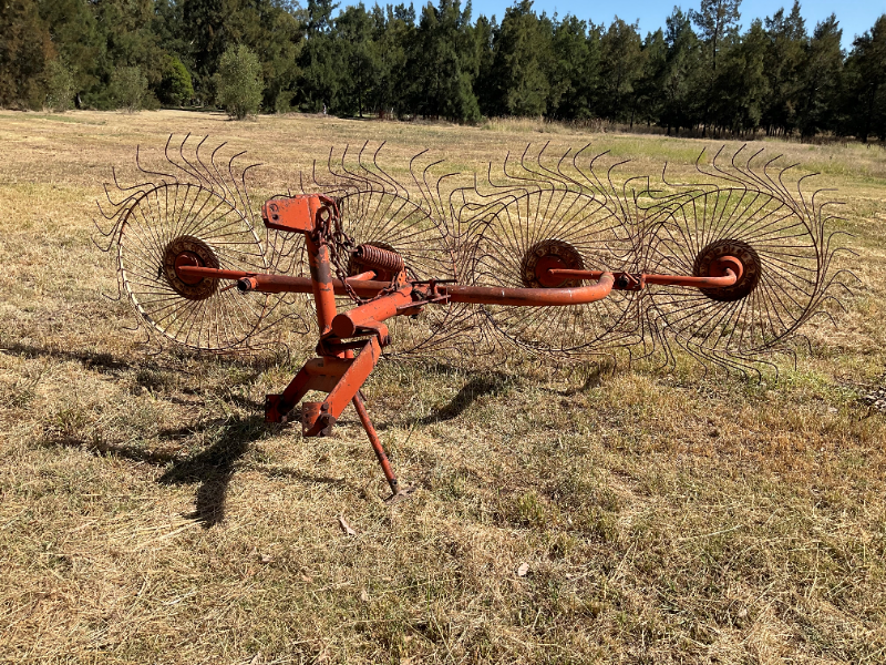 Lot 59 - 4 Wheel Hay Rake | AuctionsPlus