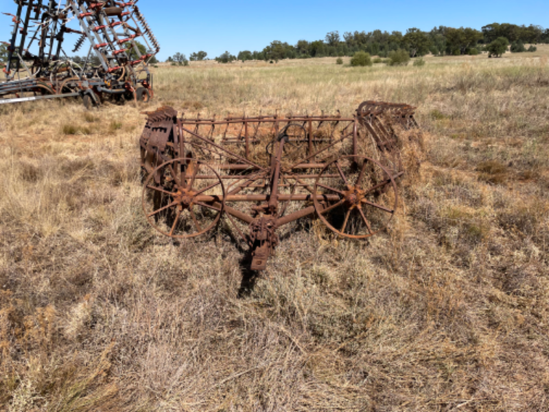 Lot 138 - Heavy Harrows | AuctionsPlus