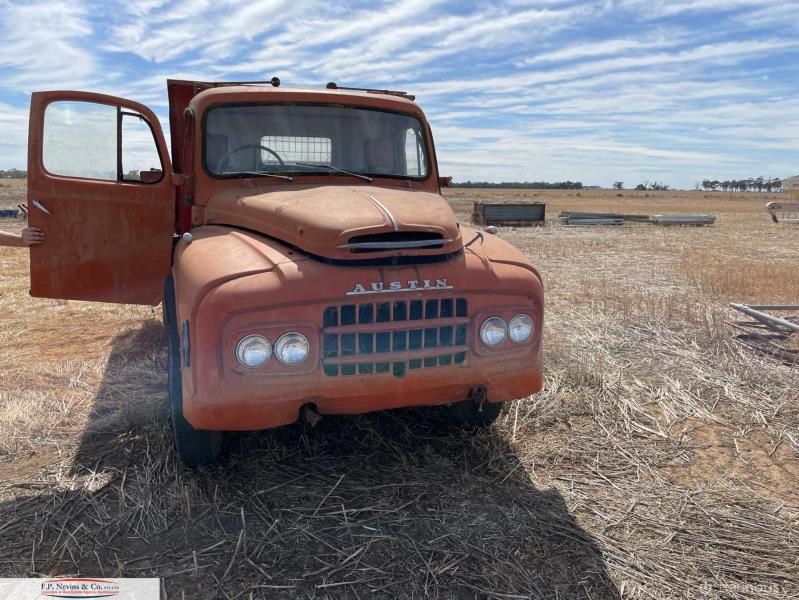 Lot 11 - Austin 5 -20-N truck with tipper (has run in the last 3 years) | AuctionsPlus