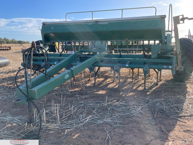 Lot 21 - John Shearer combine | AuctionsPlus