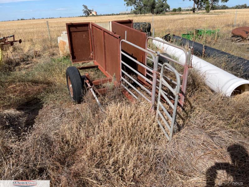 Lot 71 - Portable drafting race (no panels) | AuctionsPlus