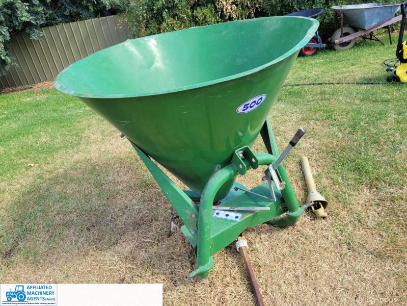 Lot 104 - 3pl PTO 1/2 Ton Spreader (As-New) | AuctionsPlus