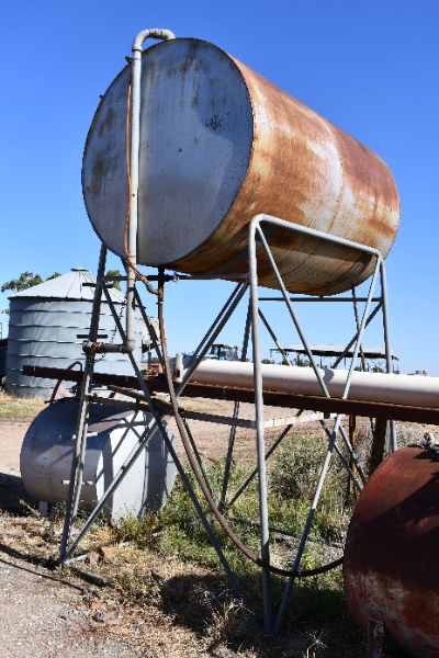 Lot 103 - 4000lt overhead diesel tank | AuctionsPlus