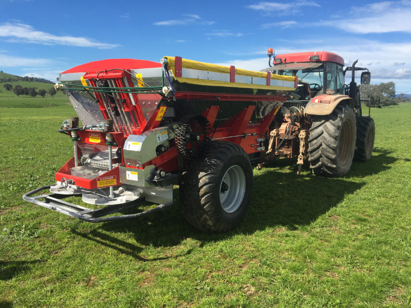 Lot 46 - BELT SPREADER | AuctionsPlus