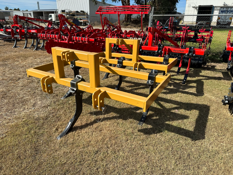 Lot 29 - 3 TINE DEEP-RIPPERS | AuctionsPlus