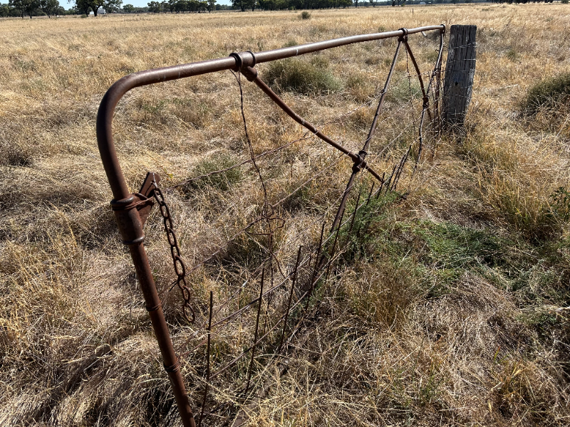 Lot 151 - 14' Antique HV McKay Sunshine Gate | AuctionsPlus
