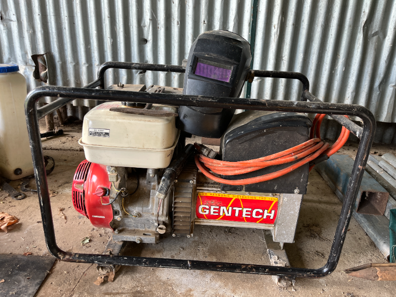 8 - Honda Gentech Welder/Generator | AuctionsPlus