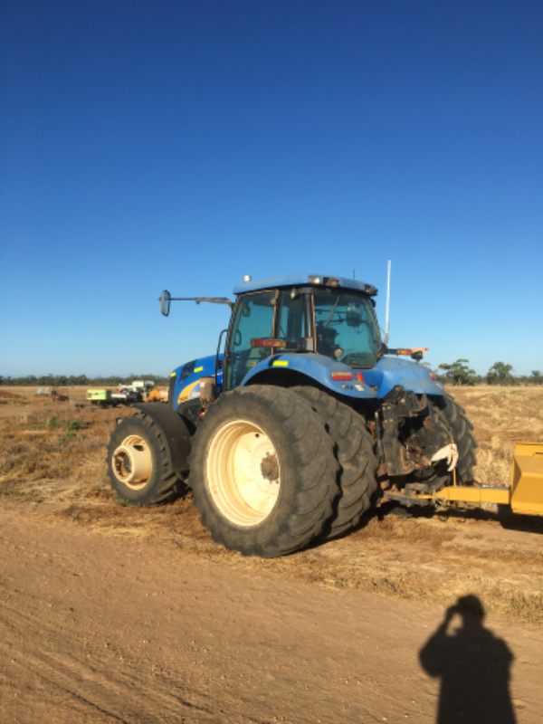 Lot 14 - T8050 New Holland Tractor | AuctionsPlus