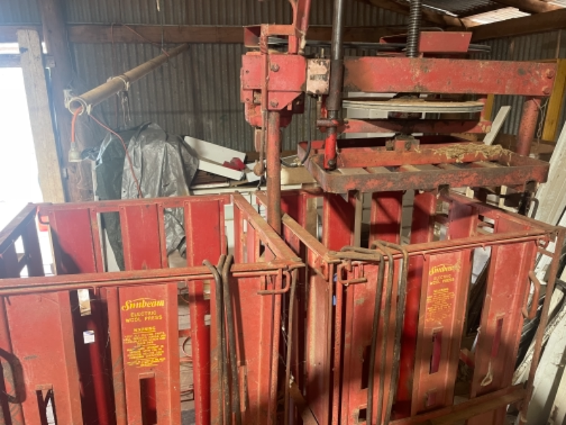 Lot 200 - SUNBEAM ELECTRIC WOOL PRESS | AuctionsPlus