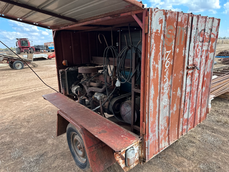Lot 194 - 200AMP TRACTAPAC Welder with Holden motor | AuctionsPlus