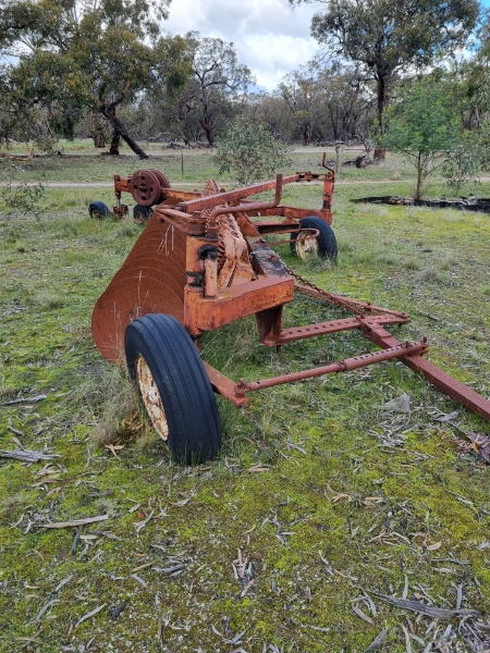 Lot 44 - International plough | AuctionsPlus