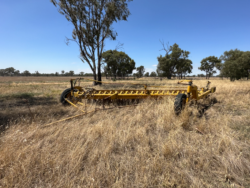 Lot 103 - 24 Plate Chamberlain One Way Plough | AuctionsPlus