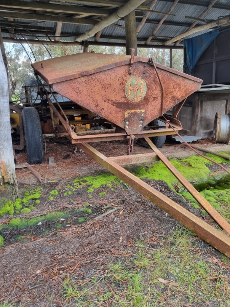 Lot 25 - Horwood Bagshaw super spreader | AuctionsPlus