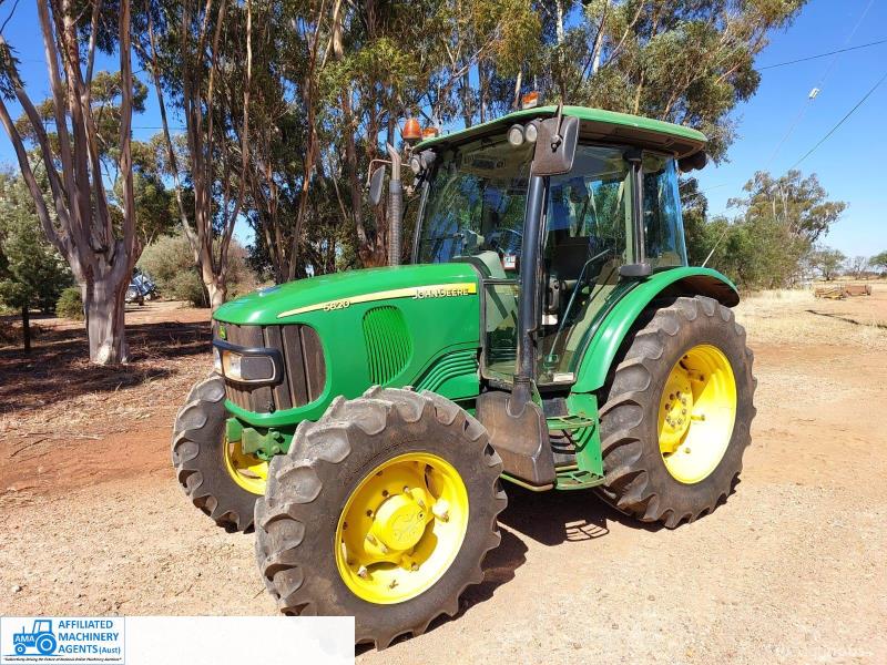 Lot 12 - JD 5620 FWA Tractor | AuctionsPlus