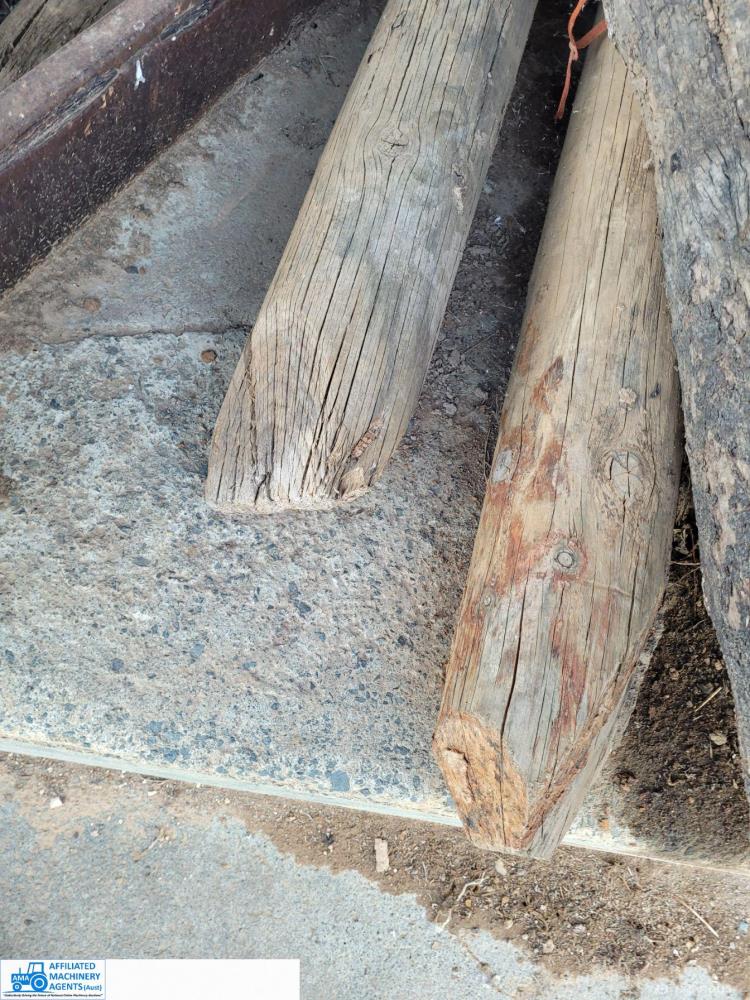 Lot 173 - 11x Pine Strainer Posts 7'-8' | AuctionsPlus