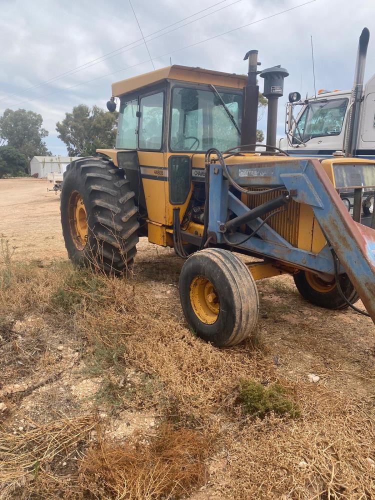 Lot 55 - chamberlin 4480 front end loader | AuctionsPlus
