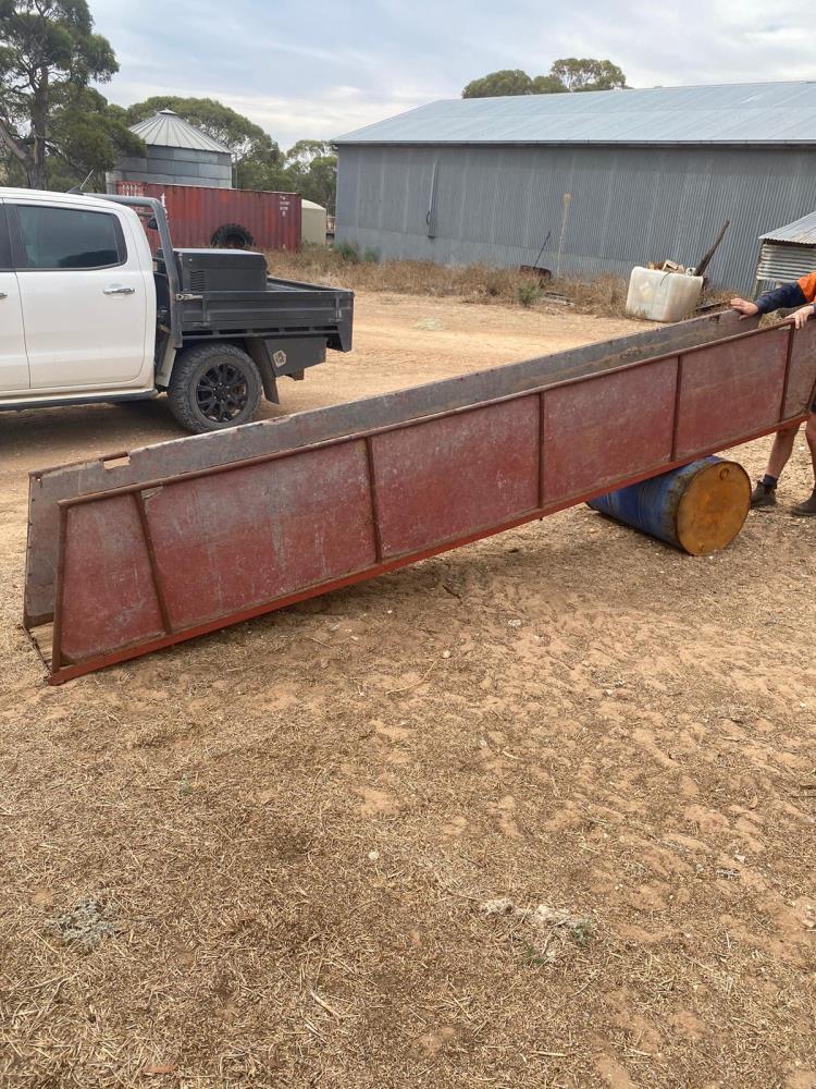 Lot 59 - 14ft loading ramp | AuctionsPlus