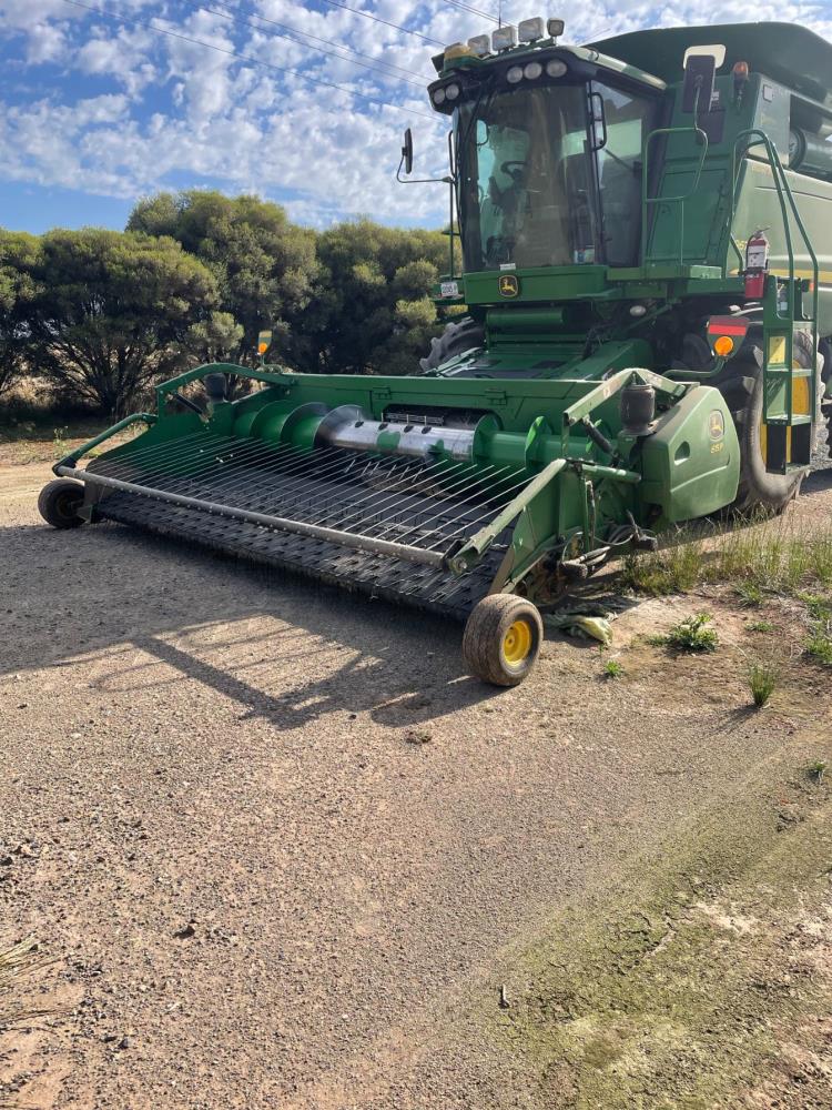 Lot 4 - JD Canola Front | AuctionsPlus