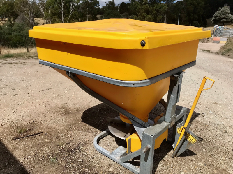 Lot 104 - Aitchinson Fertiliser Spreader, 3PL, Poly Tank, Galvanised ...