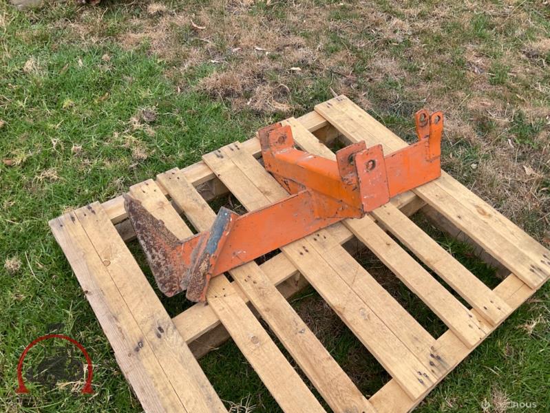 Lot 77 - Single tyne ripper | AuctionsPlus