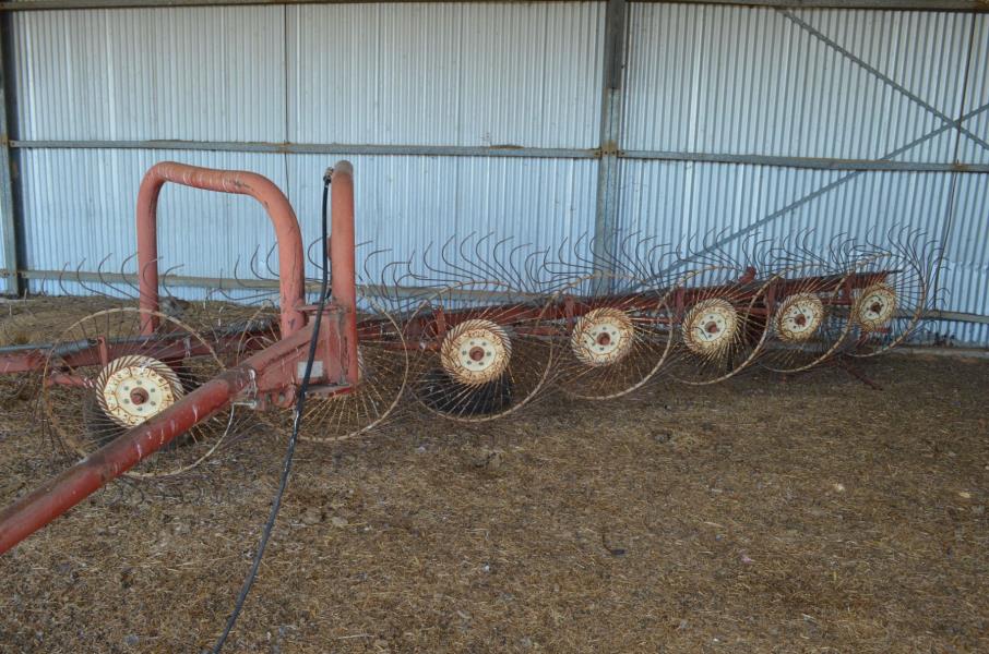 Lot 25 - Sitrex 7 Wheel Hay Rake | AuctionsPlus