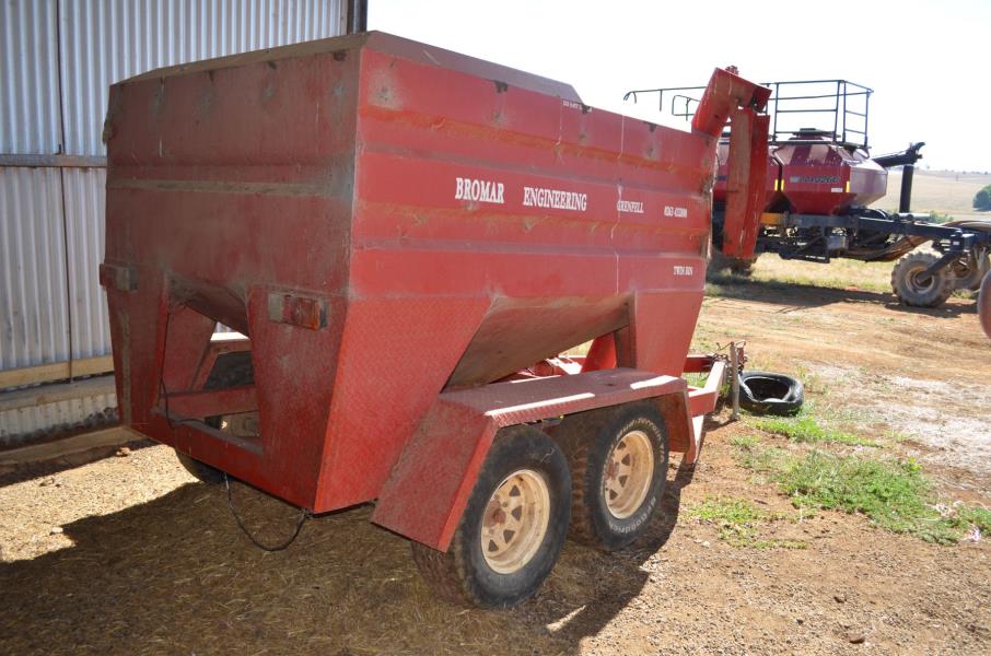 Lot 15 - Bromar Feed Out Cart | AuctionsPlus