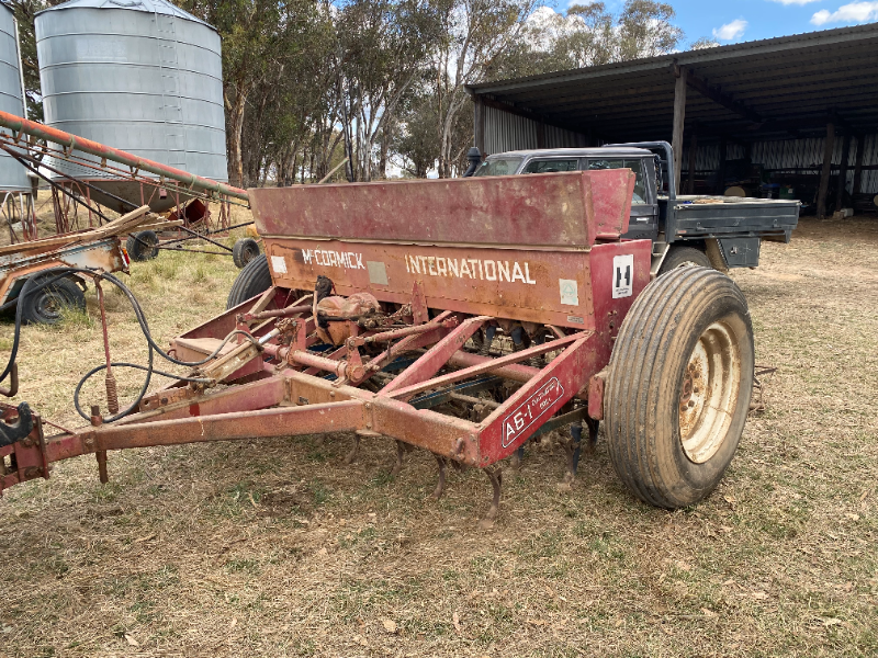 LOT 38 - A6-2 INTERNATIONAL COMBINE | AuctionsPlus