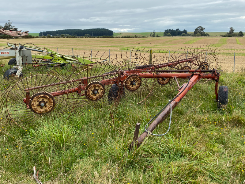 Lot 322 - Vicon Sprint Master hay rake | AuctionsPlus