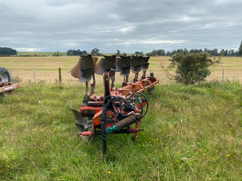 Lot 308 - Kverneland LB85 160 5 Furrow Reversable Plough | AuctionsPlus