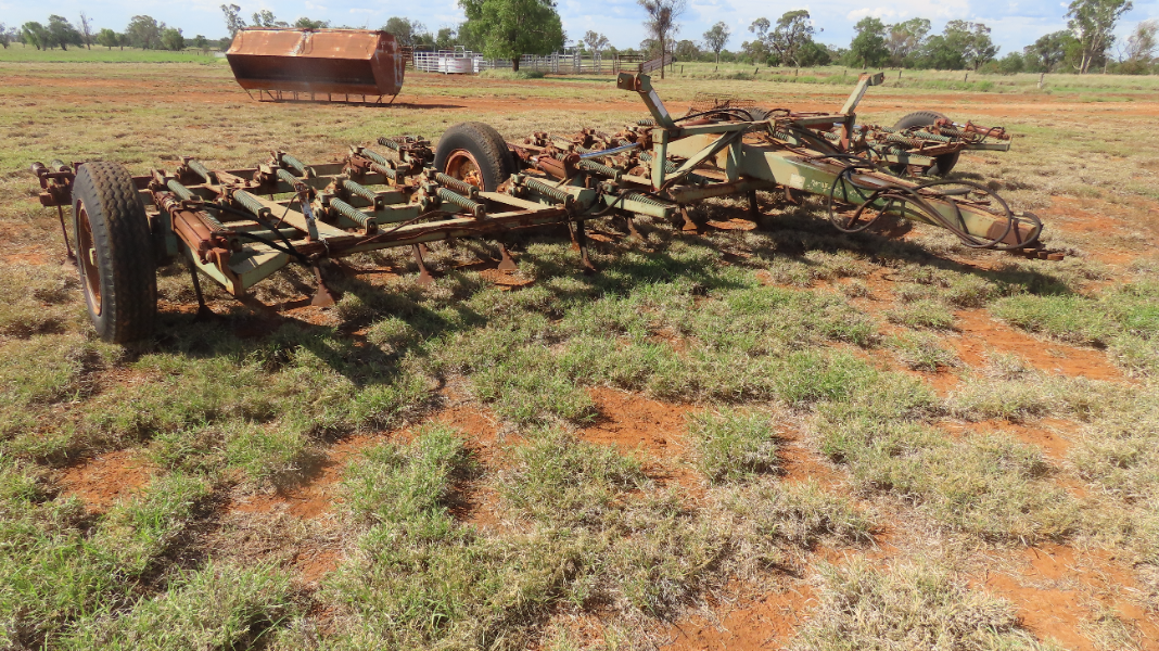 LOT 7 - John Shearer Scarifier, | AuctionsPlus
