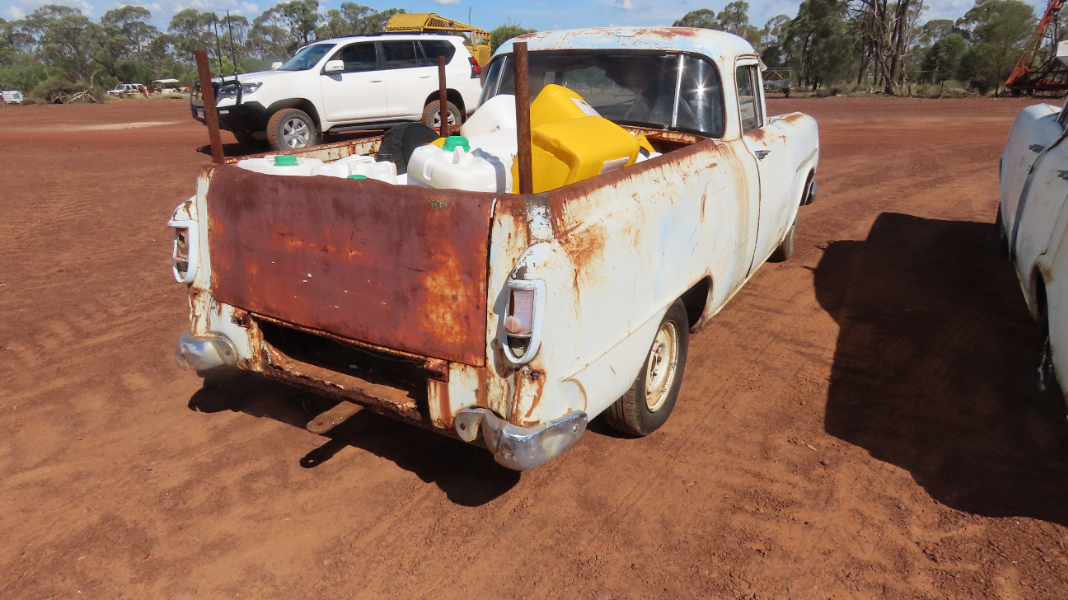 LOT 25 - EK Holden ute, complete. | AuctionsPlus