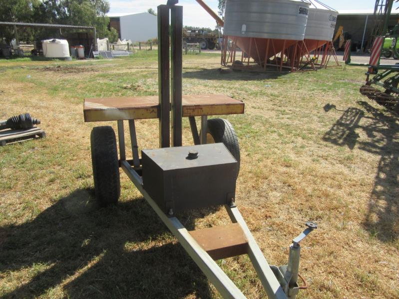 Lot 17 - Mobile Hydraulic Log Splitter Frame | AuctionsPlus