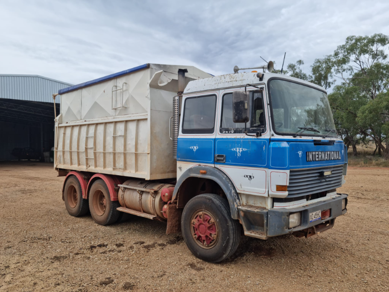 Lot 19 - International Tipper / Grouper Truck / Seed Super Unit | AuctionsPlus
