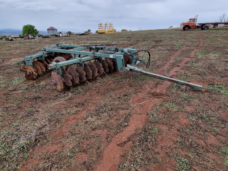 Lot 37 - John Shearer Offset Discs - 32 plate | AuctionsPlus