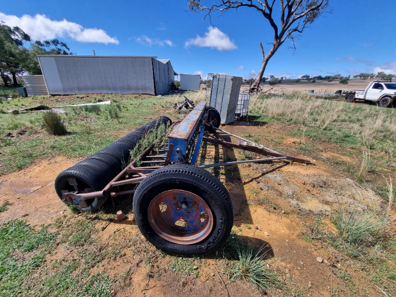 Lot 43 - Bandseeder with rubber tyre rollers | AuctionsPlus
