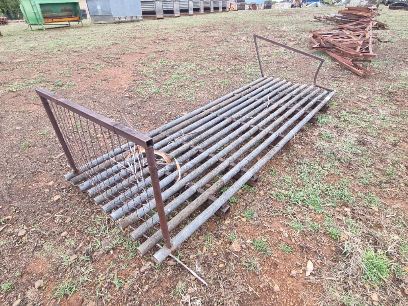 Lot 132 - Stock Grid | AuctionsPlus