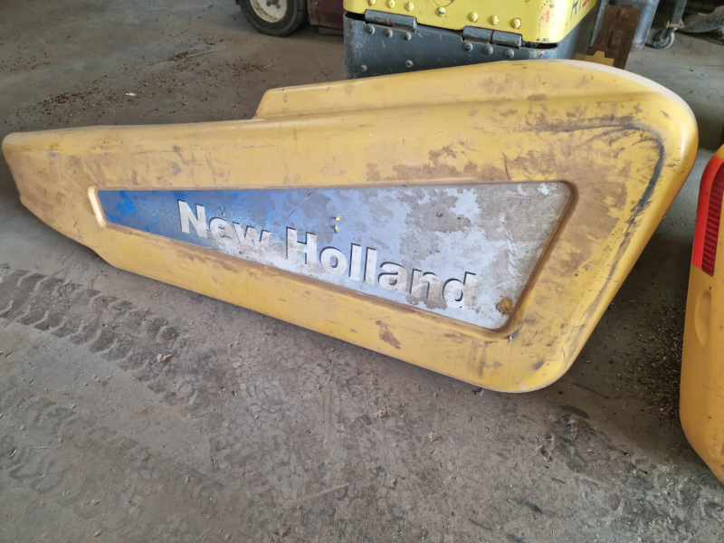 Lot 185 - New Holland Header Front End Covers | AuctionsPlus