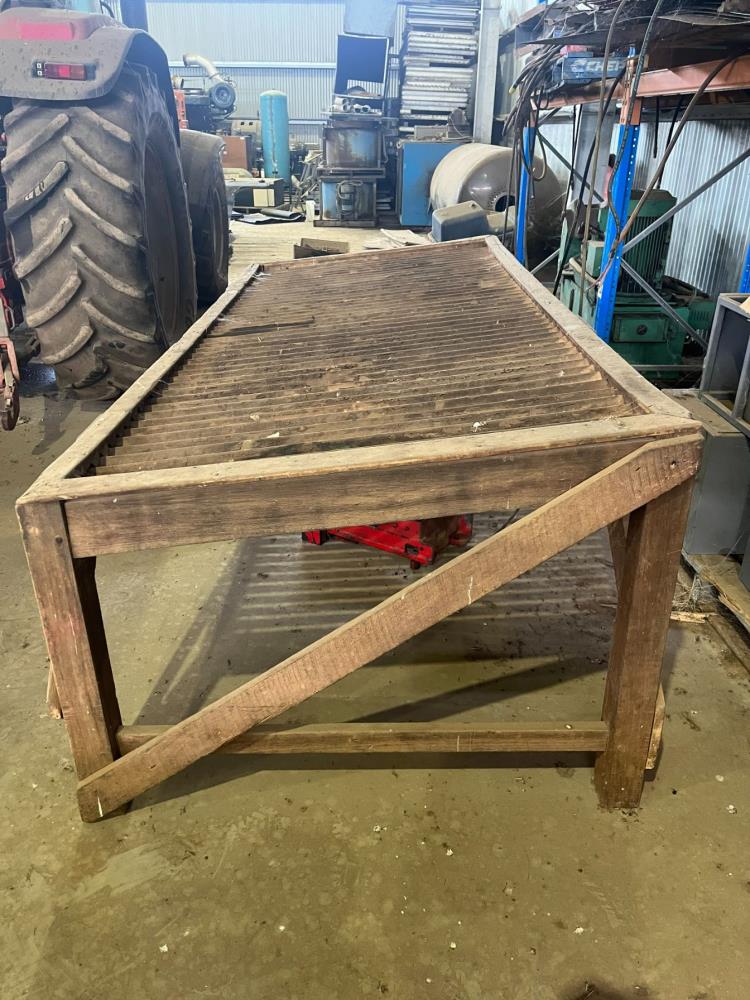 Wooden Wool Table | AuctionsPlus