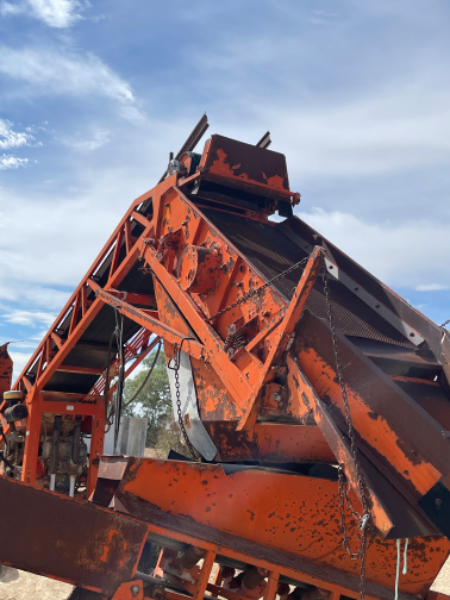 Lot 111 - FINLAY STACKER | AuctionsPlus