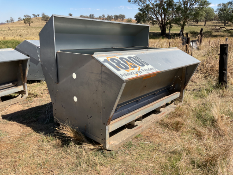 Lot 7 - Advantage Sheep Feeders | AuctionsPlus