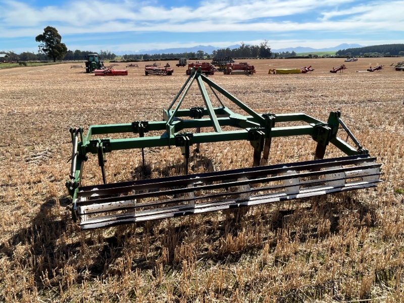 Lot 306 - Talbot Ag 7 Leg Subtill | AuctionsPlus