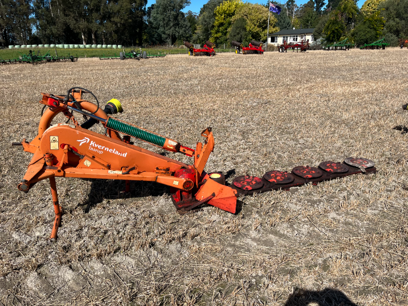 Lot 318 - Kverneland 206 disc Mower | AuctionsPlus