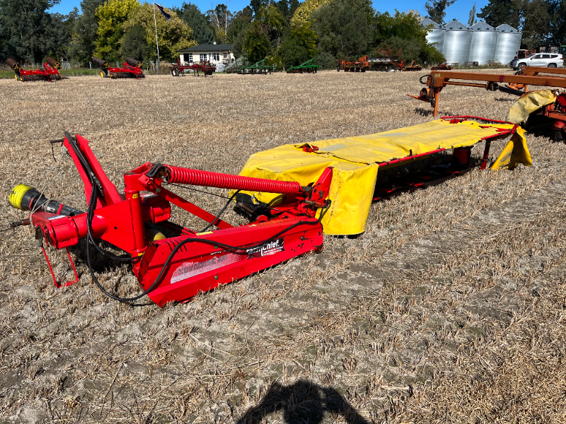 Lot 317 - Pottinger Nova Disc 400 mower | AuctionsPlus