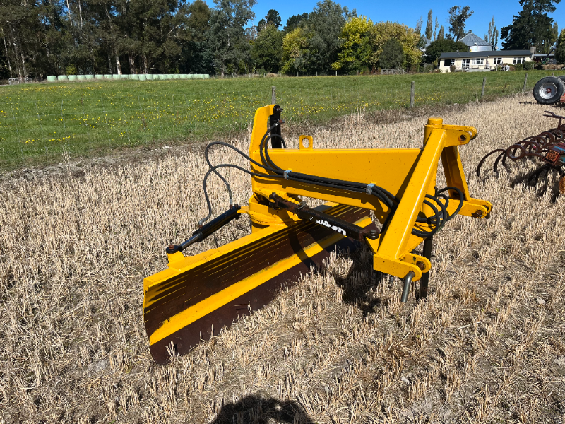 Lot 294 - Farm Guard Hydraulic Back Blade | AuctionsPlus