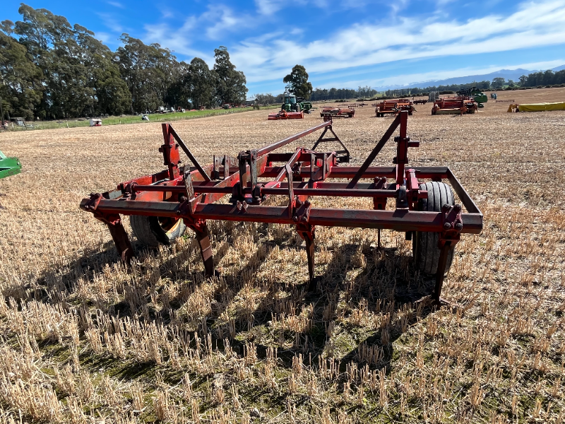 Lot 304 - Talbot Ag 7 Leg Subtill | AuctionsPlus